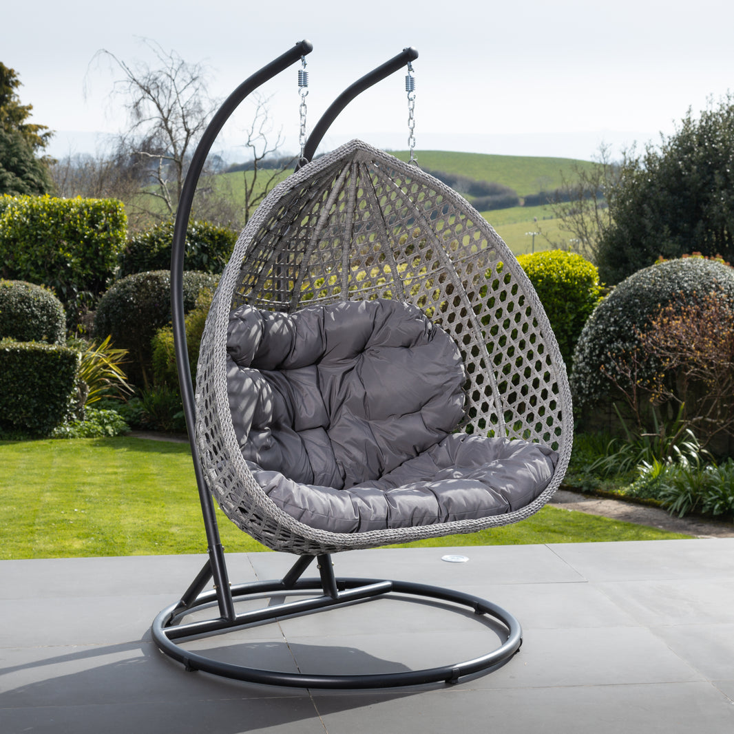Hanging Egg Chairs | Garden Egg Chairs Online – Comfy Egg